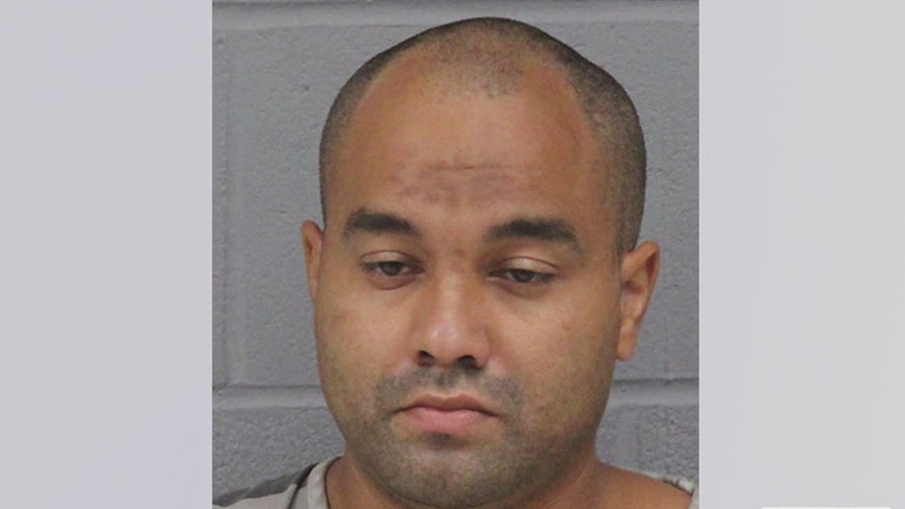 Arrestan a sospechoso de cometer una serie de robos violentos en Austin | Video | Univision 62 ...