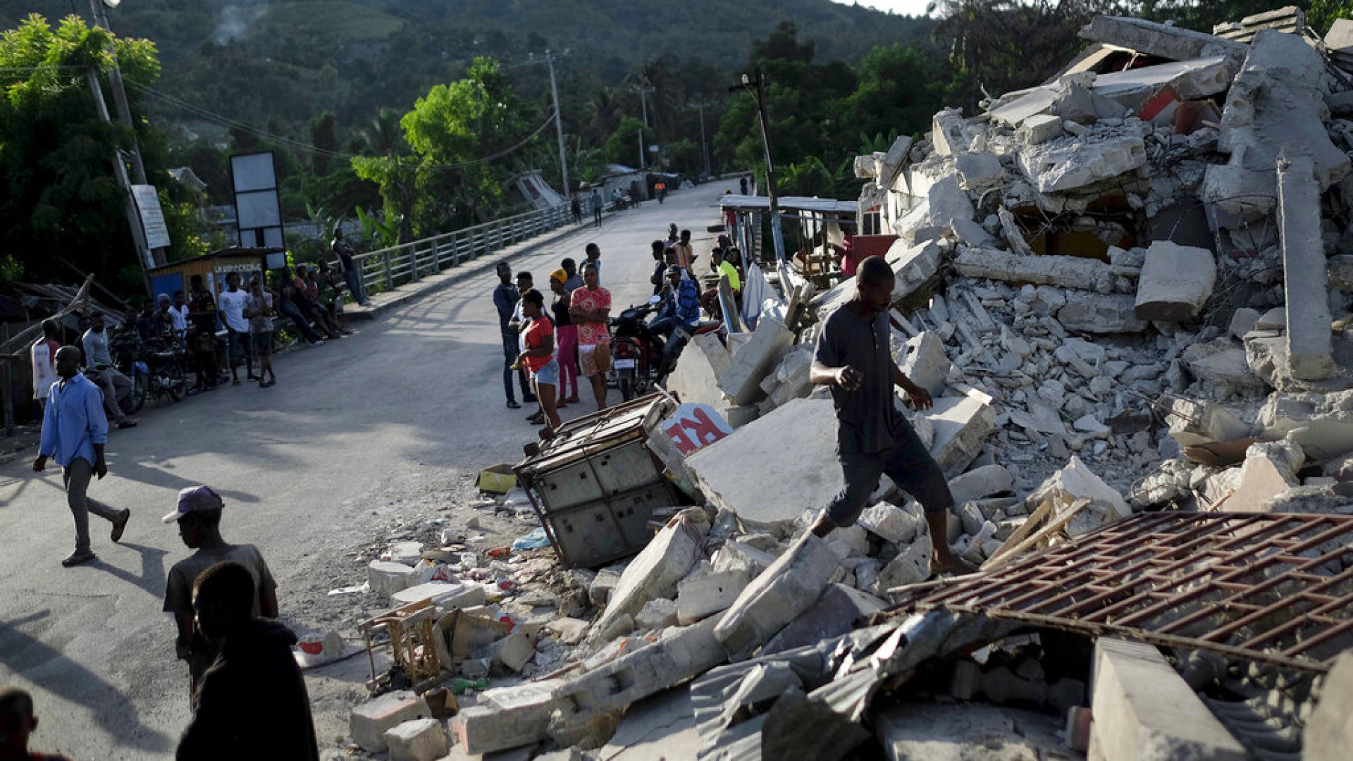 Casas Destruidas Y Cientos De Heridos Imágenes Tras El Terremoto En
