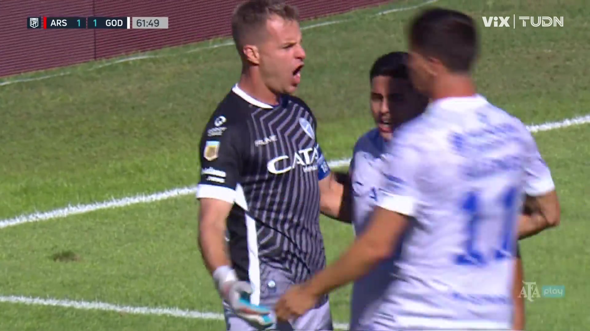 ¡Gol del portero! Matías Rodríguez iguala 1-1 de penalti ante Arsenal ...