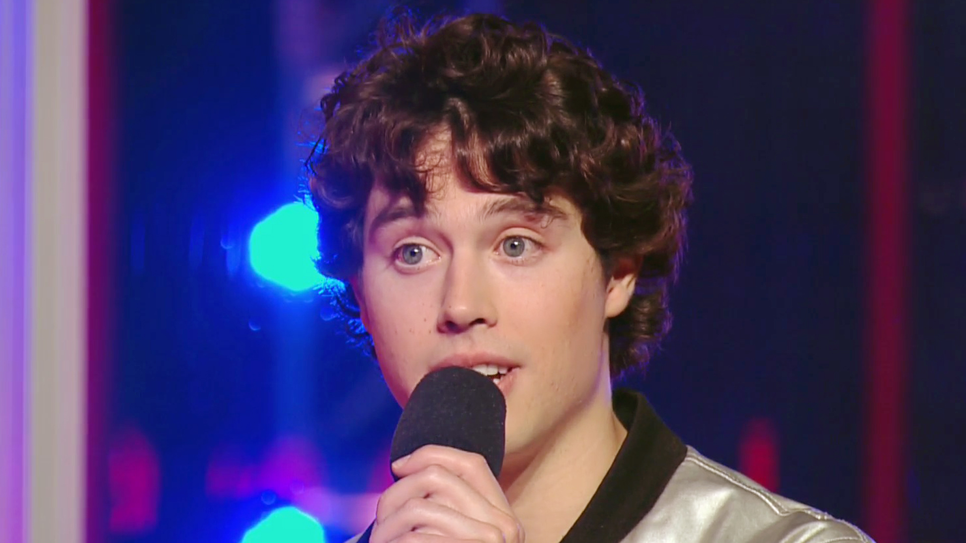 Adán las enloqueció con una canción de Camila | Realities La Banda ...