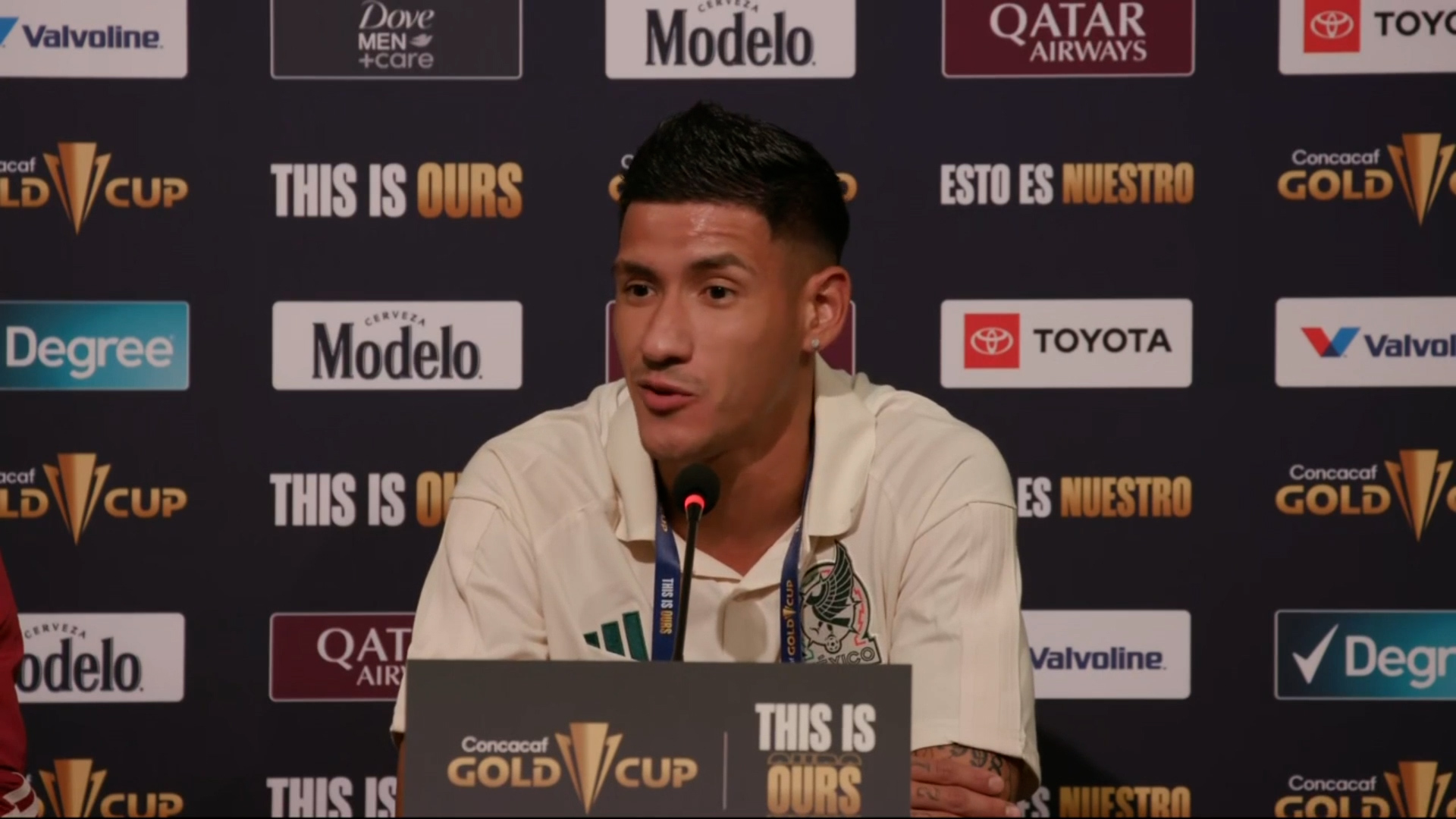 Uriel Antuna contesta a las críticas: "A veces hago una de más, pero no ...