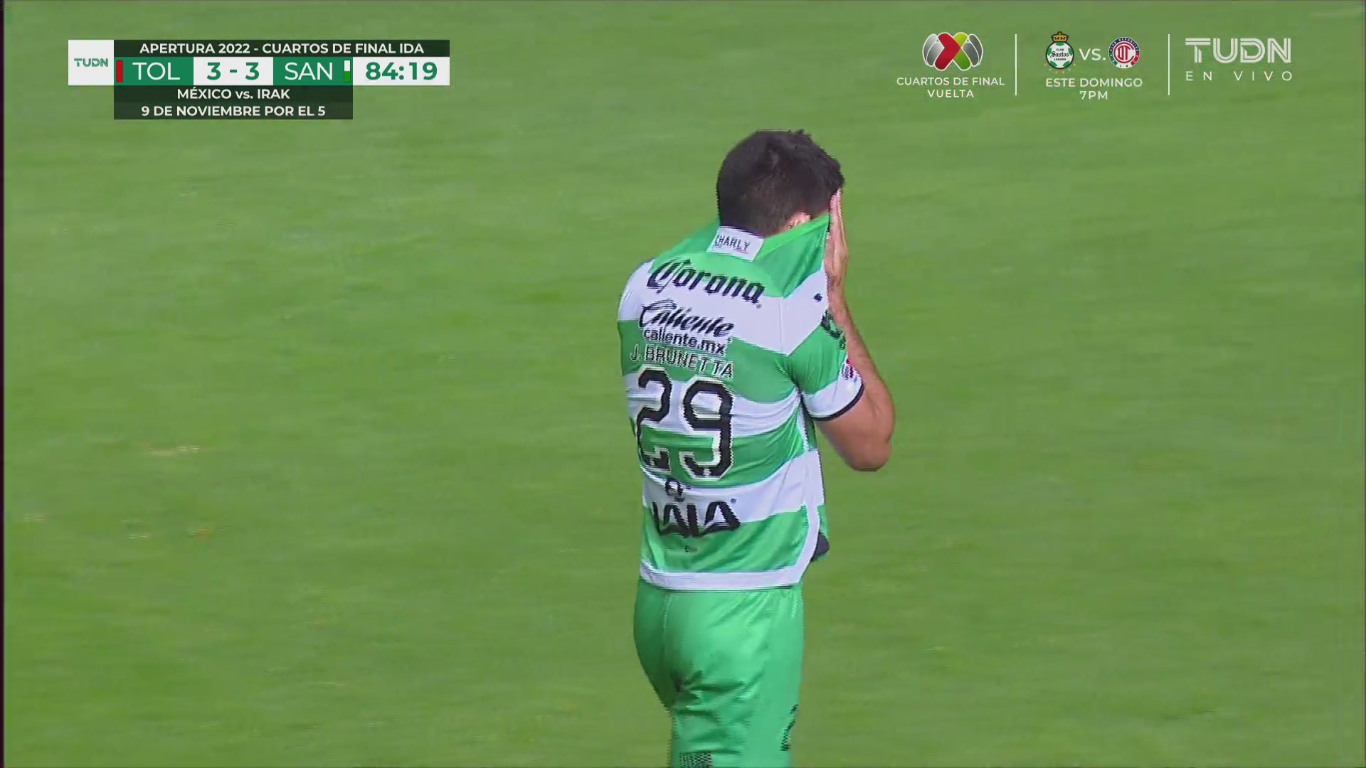 ¡Santos se queda con 10! Brunetta ve la tarjeta roja ante Toluca ...