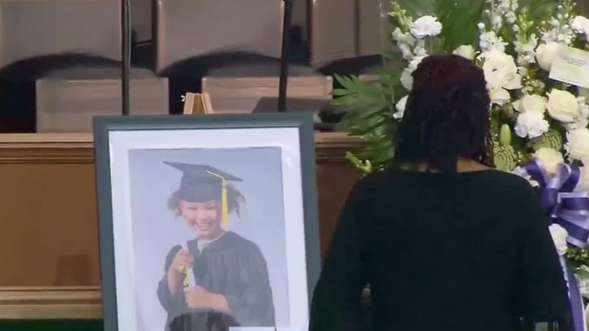 Con profundo dolor, la madre de Jazmine Barnes despide a su hija en ...