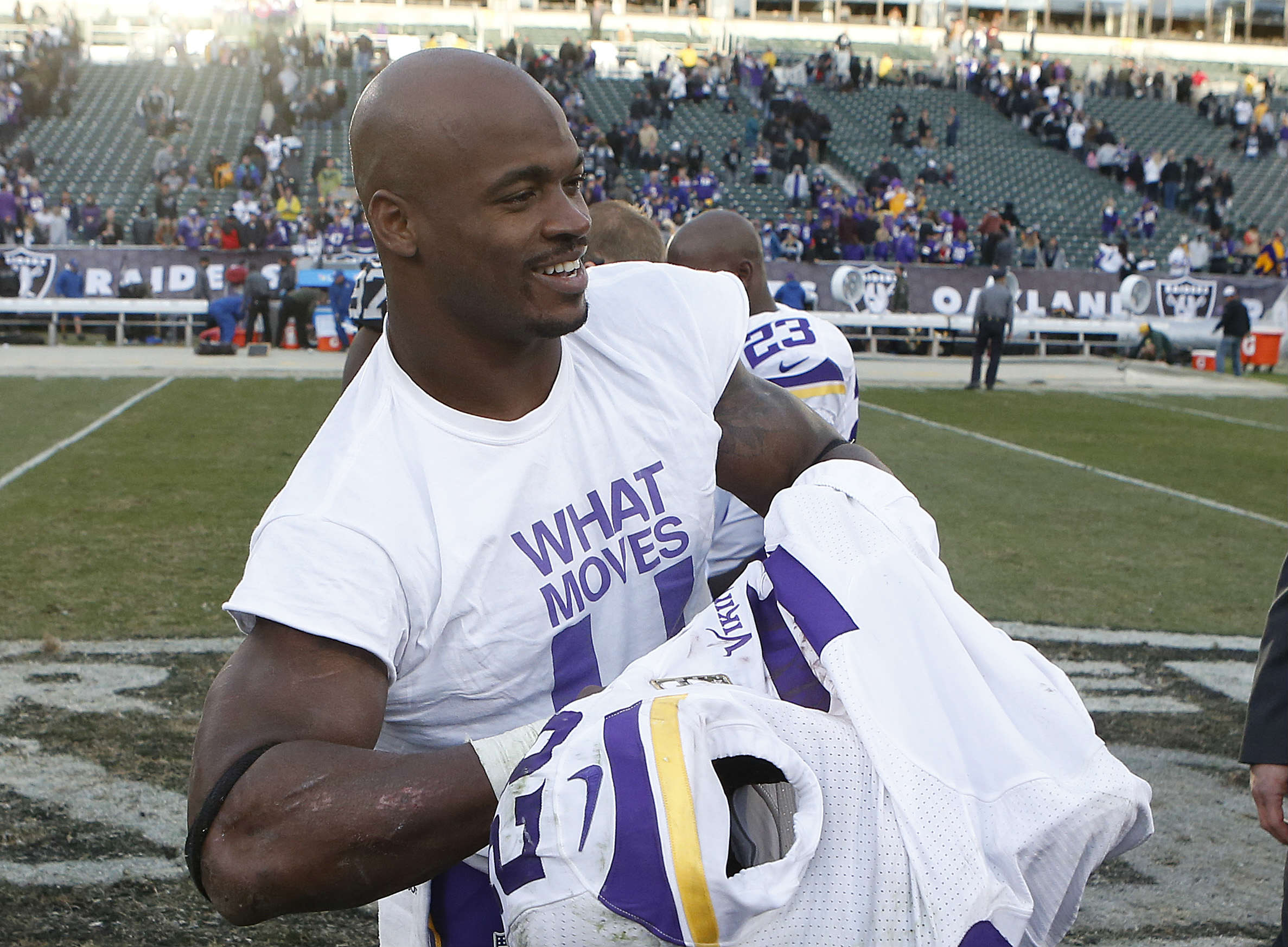 Adrian Peterson tuvo entrenamiento limitado por un problema en la corva ...