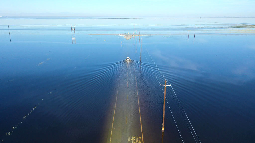 El lago Tulare, en California, reaparece gracias a las lluvias y ...