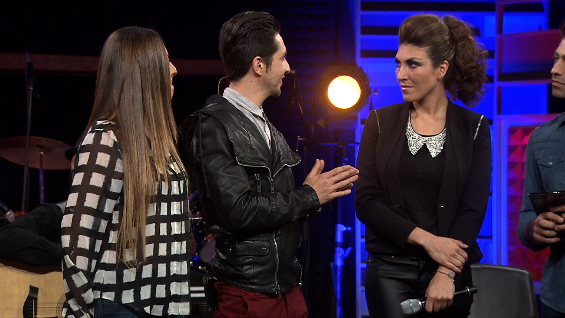 La vida 'Color amor' de Ana Victoria | Shows Plan B | Univision