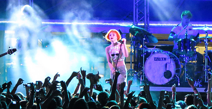 How To Make Your Kid’s First Concert A Great Memory For Them | Estilo ...