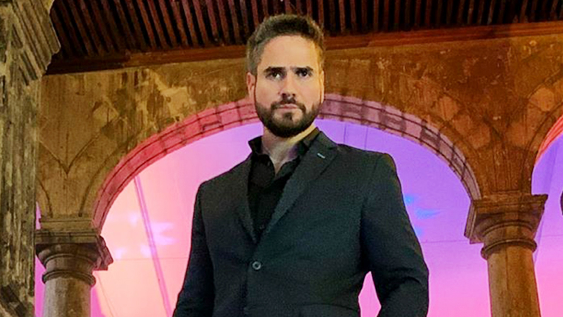 El actor colombiano Daniel Arenas quiere platicar con quienes le tengan ...