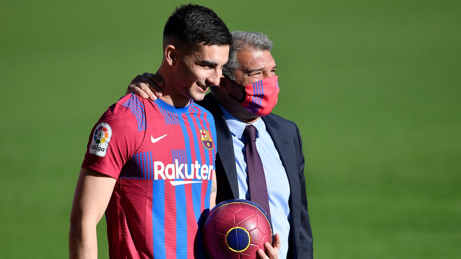 Ferran Torres y Pedri dan positivo de COVID-19 con el Barcelona ...