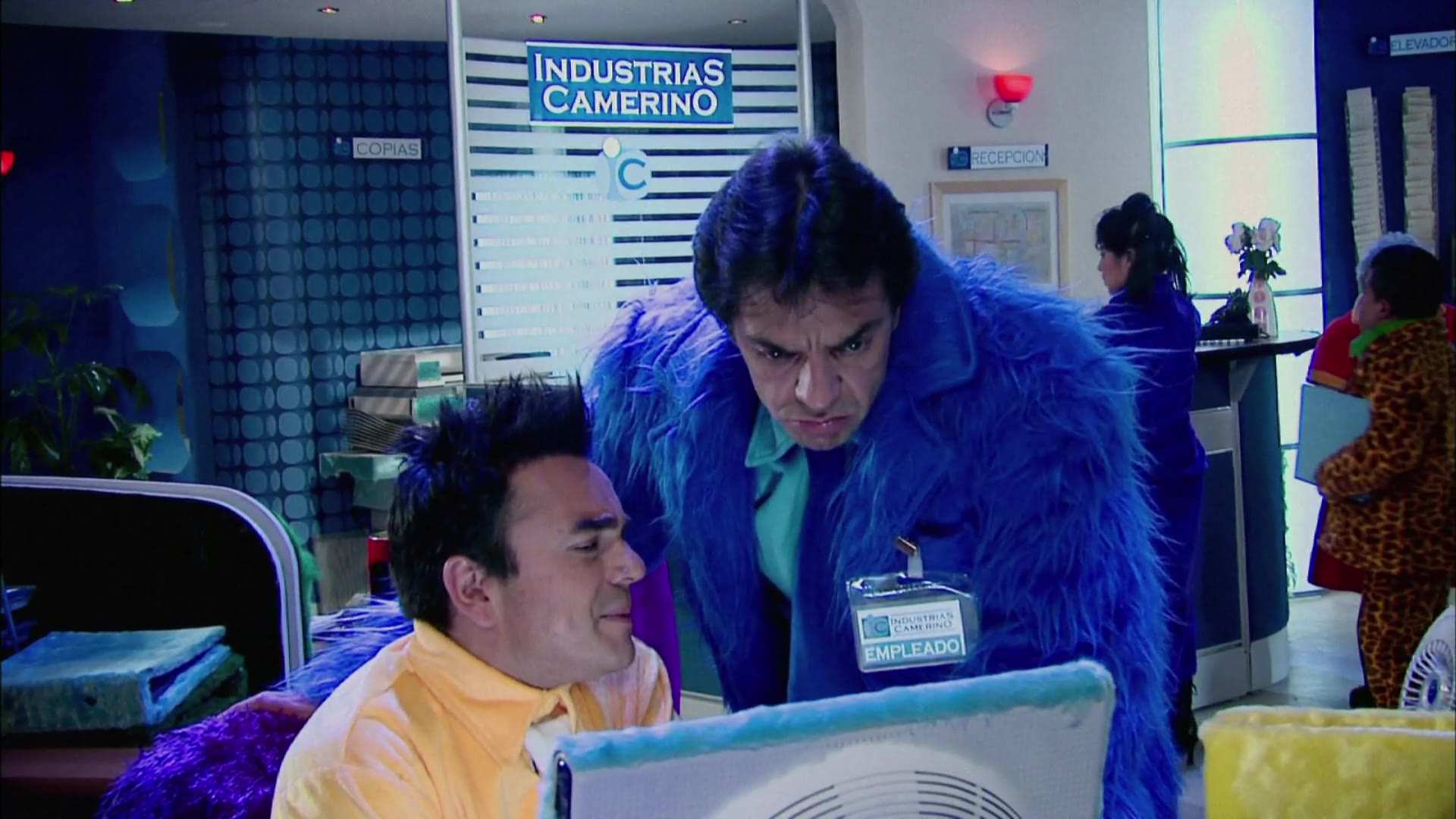 Inicio C8, T2: Cita a ciegas | Shows La Familia Peluche | Las Estrellas