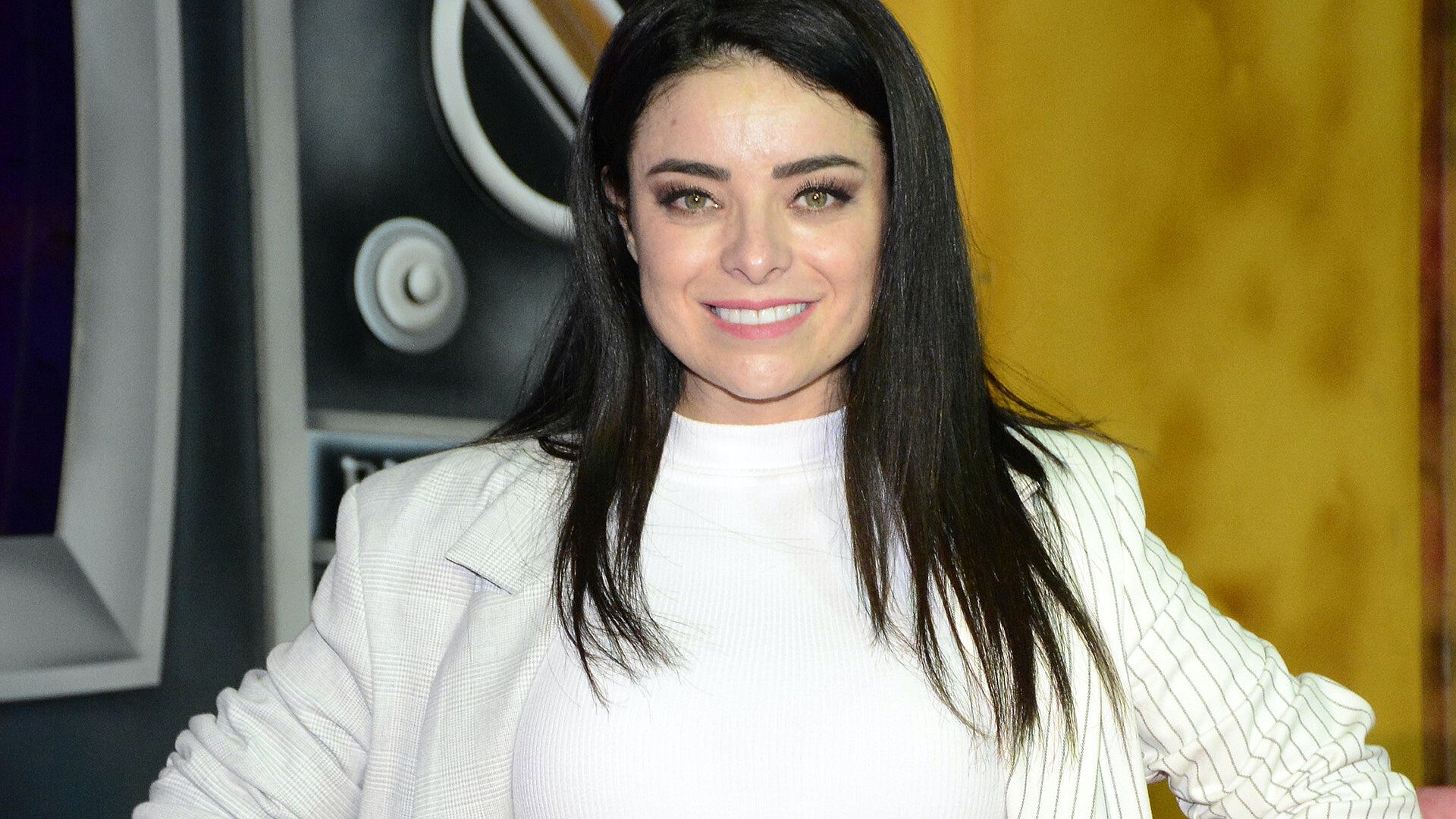 Violeta Isfel aparece con arriesgado ‘cambio de look’ y desata locura | Shows Canal U | Unicable