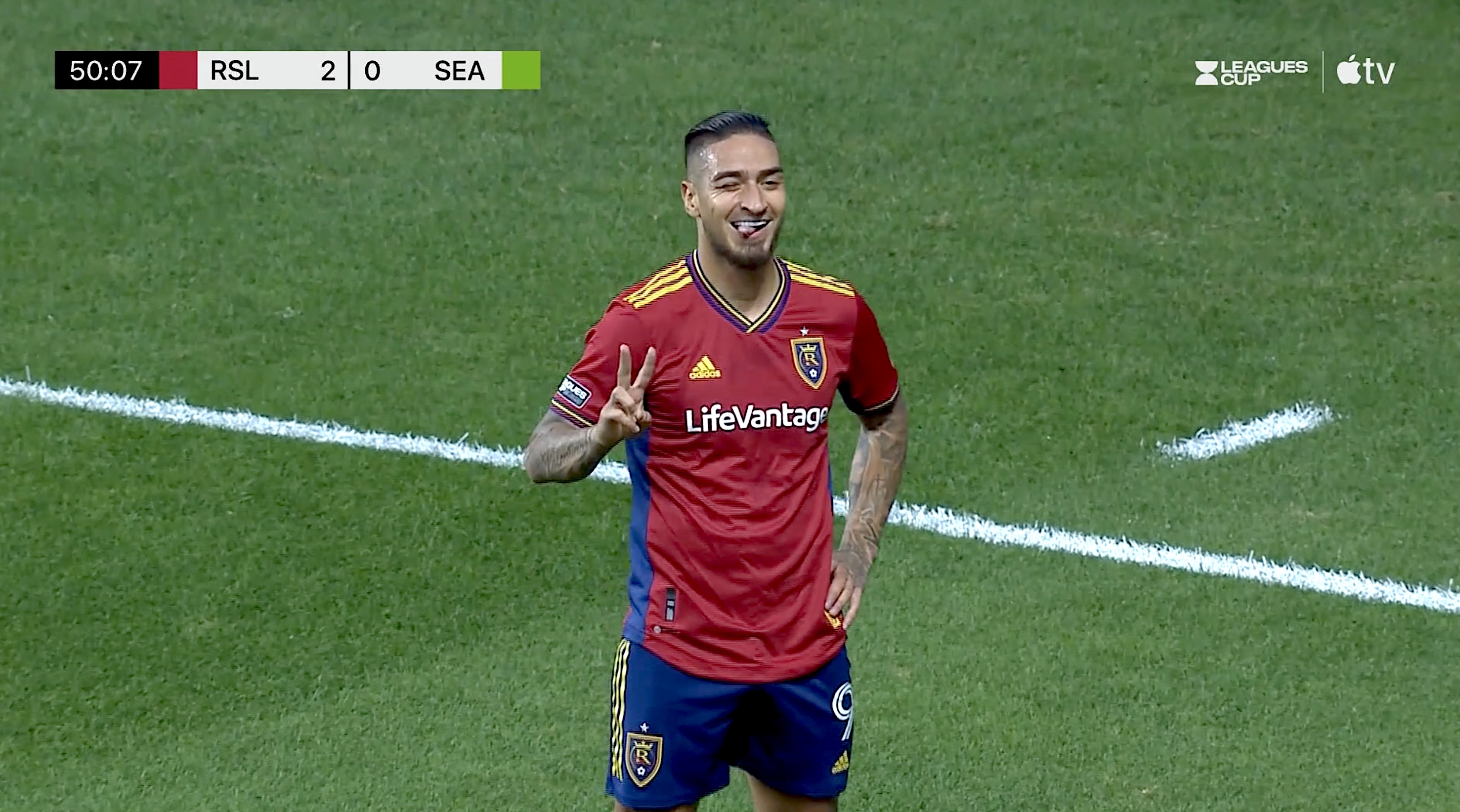 ¡Amaga, gira y golazo! Pase de media cancha y ‘Chicho’ Arango pone el 2-0 | TUDN MLS | TUDN