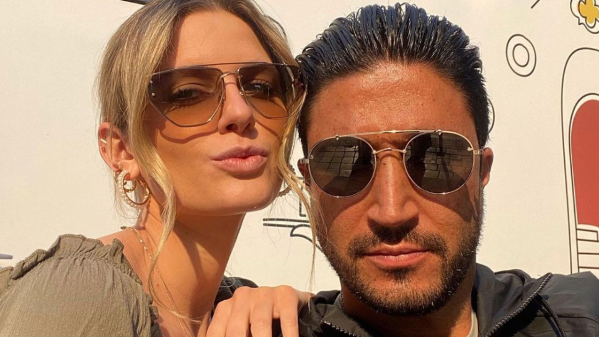 El novio de Talitha Becker revela el extraño hábito para dormir de la ...