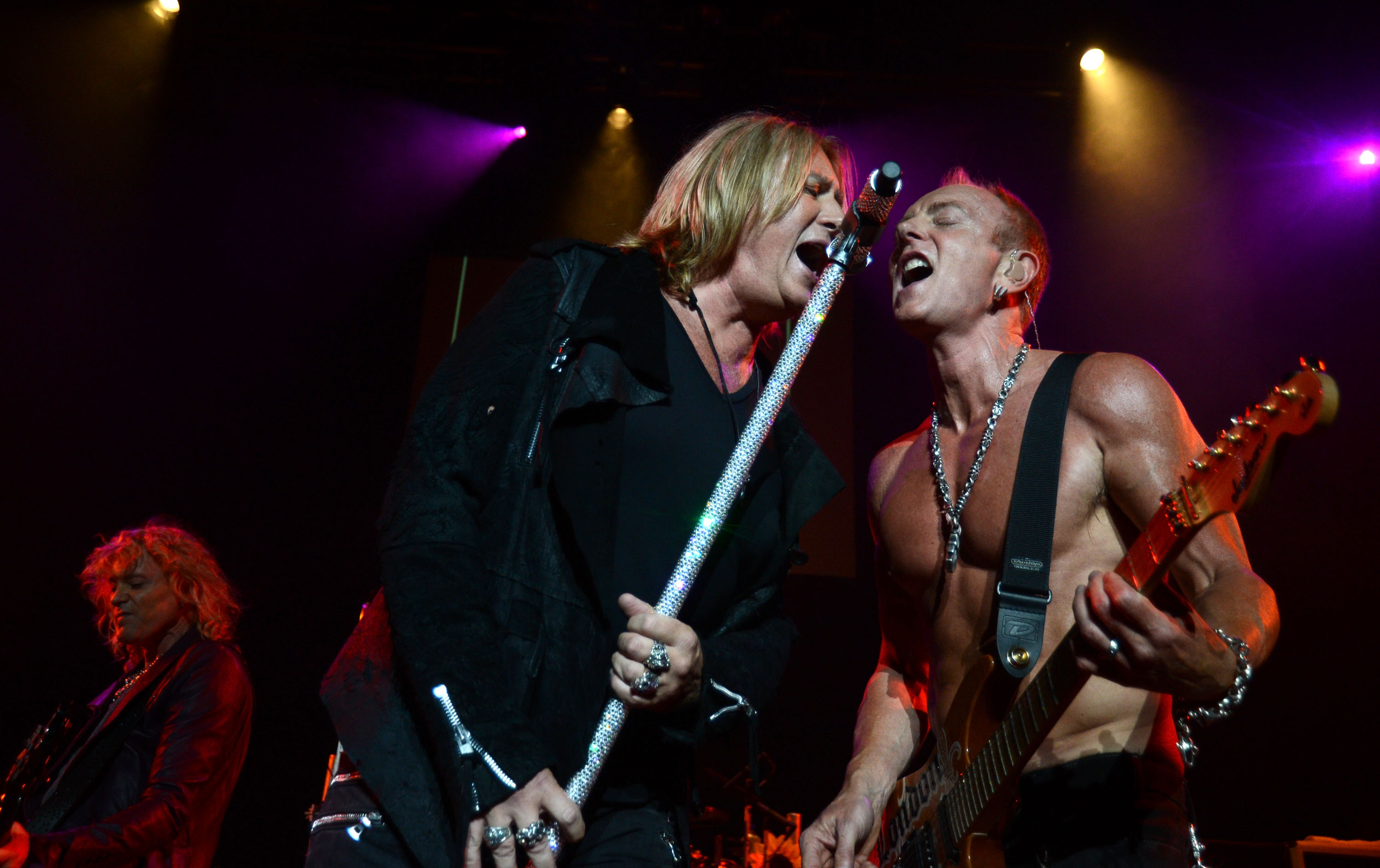 DEF LEPPARD FRONTMAN NOT ASHAMED OF BAND'S SIGNATURE SOUND | Estaciones ...