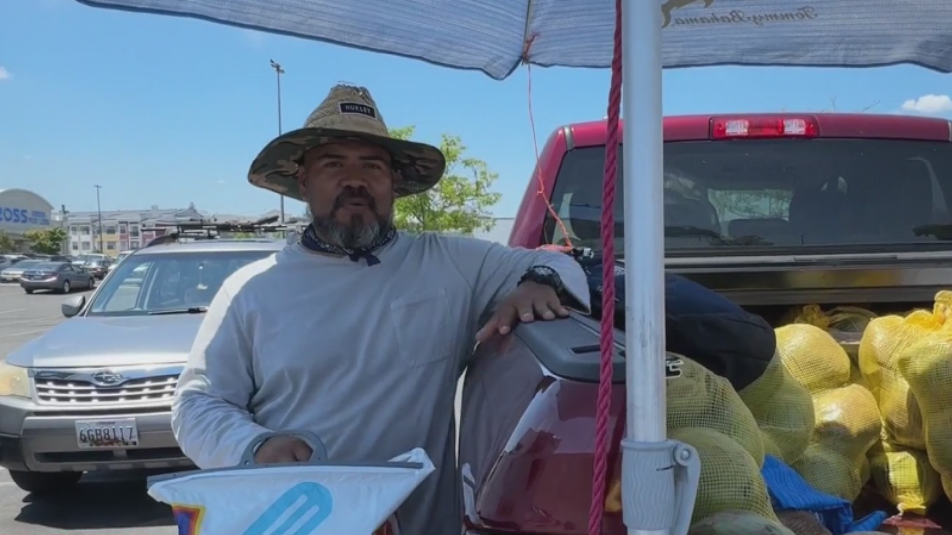 Hispanos trabajan bajo el rayo del sol en el DMV | Video | Univision ...