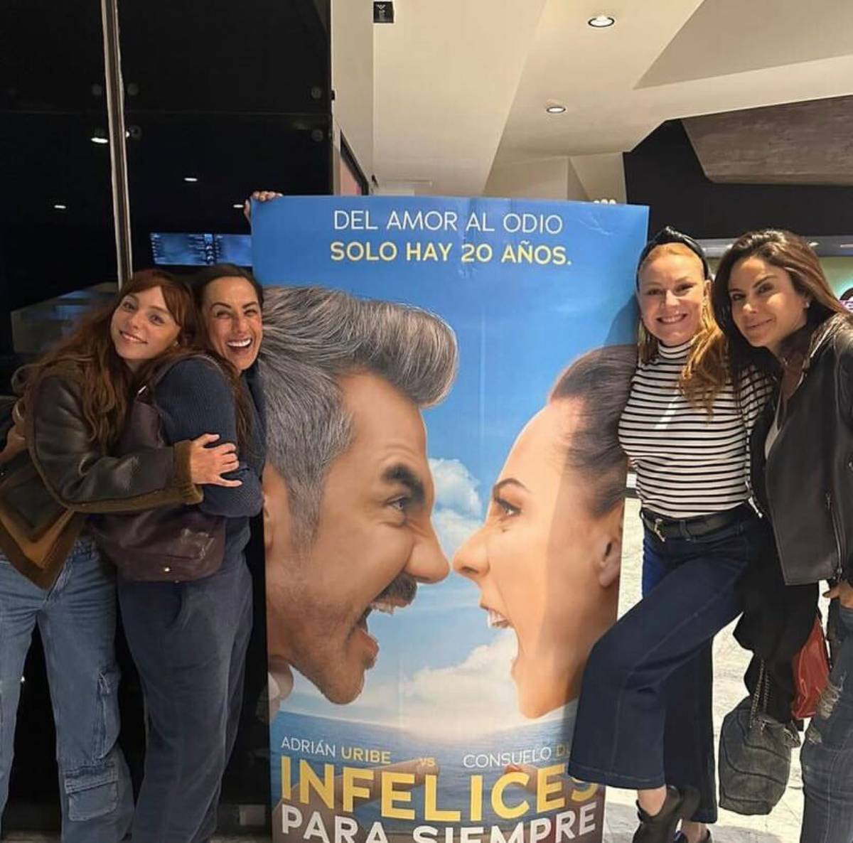 Las 'Netas Divinas' van al cine juntas y disfrutan la nueva película de ...