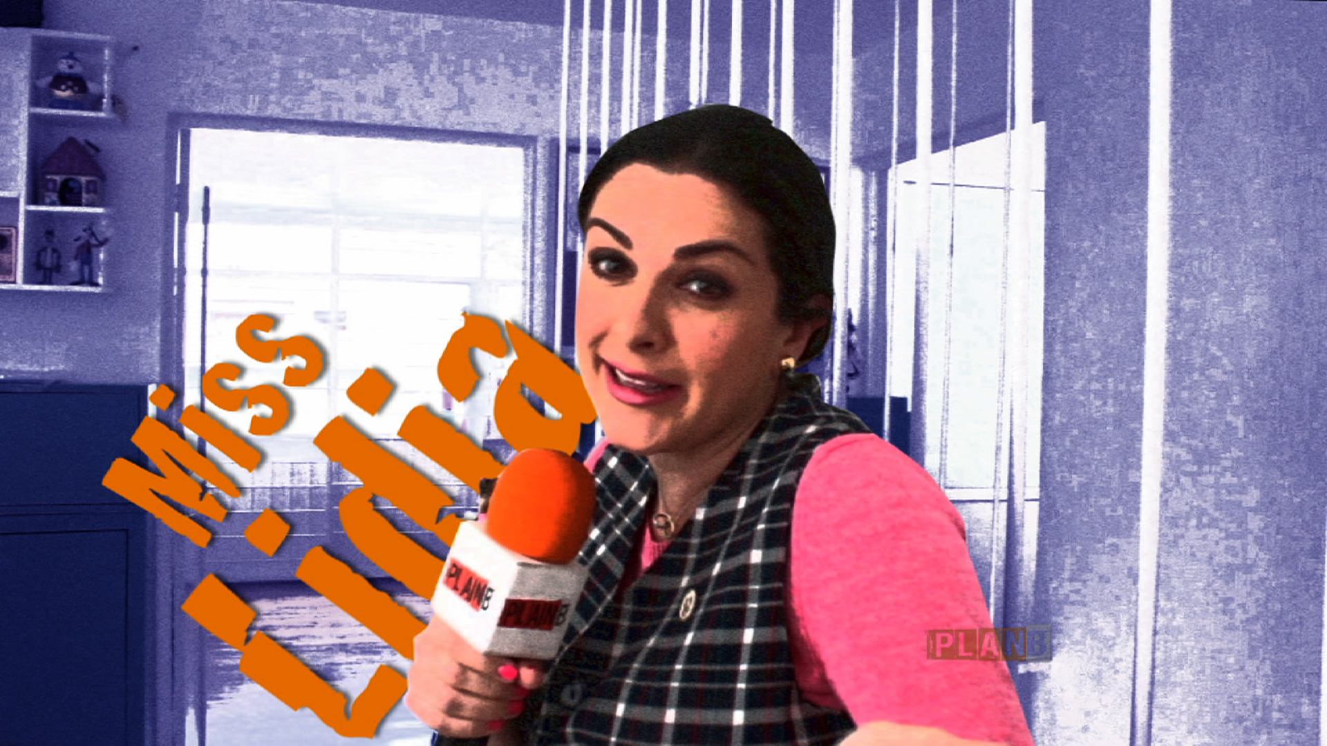 Miss Lidia se divierte como enana | Shows Plan B | Univision