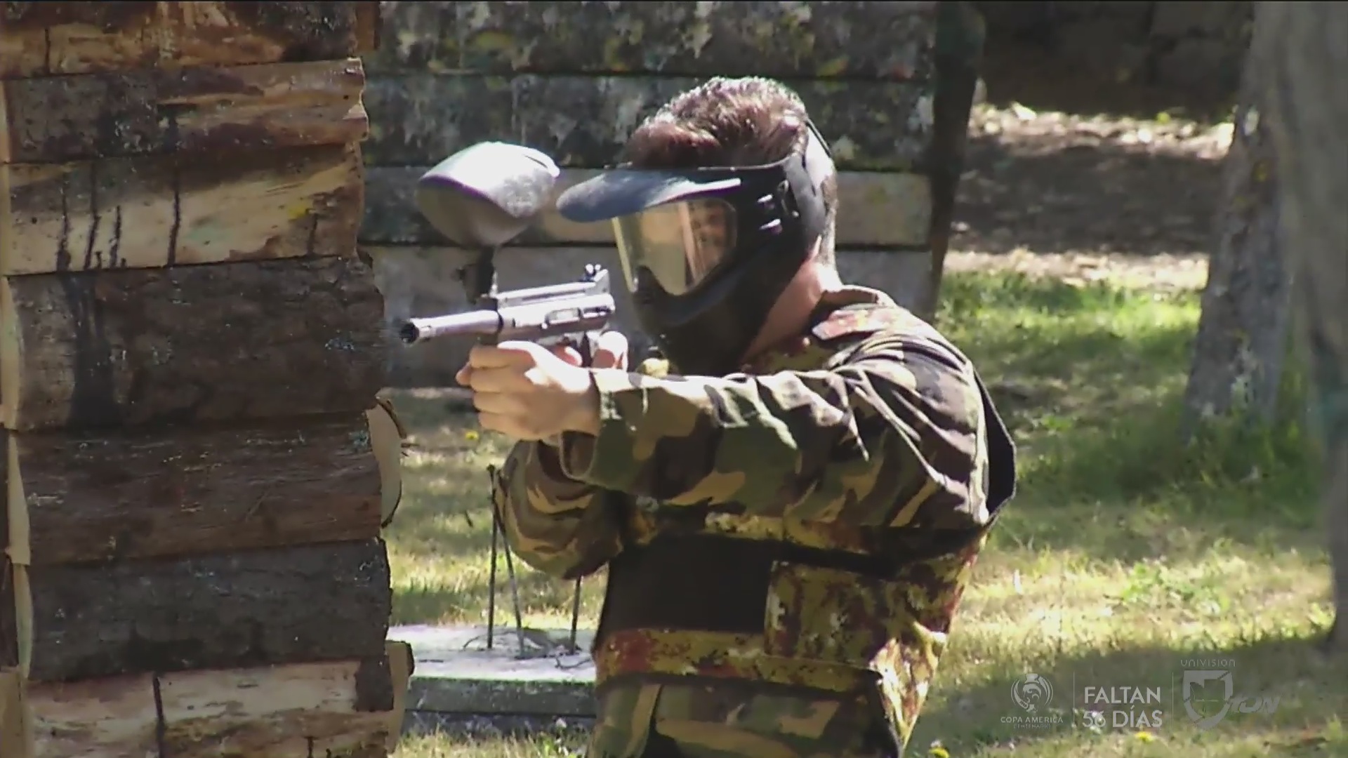 Hristo Stoichkov pagó el castigo del UD Fantasy en Paintball | TUDN Más ...