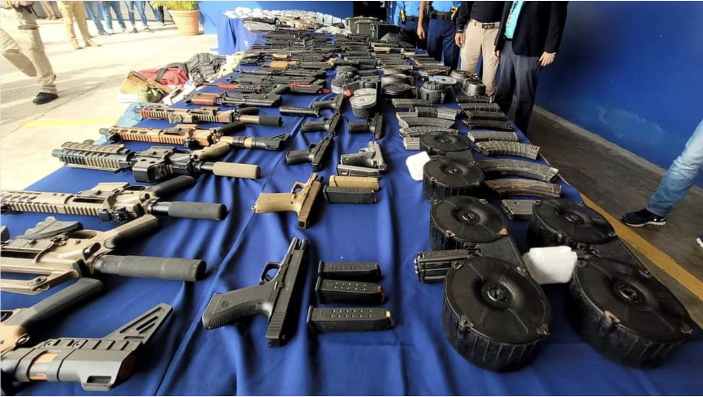 Incautan histórico arsenal de armas de fuego en Puerto Rico | Univision ...