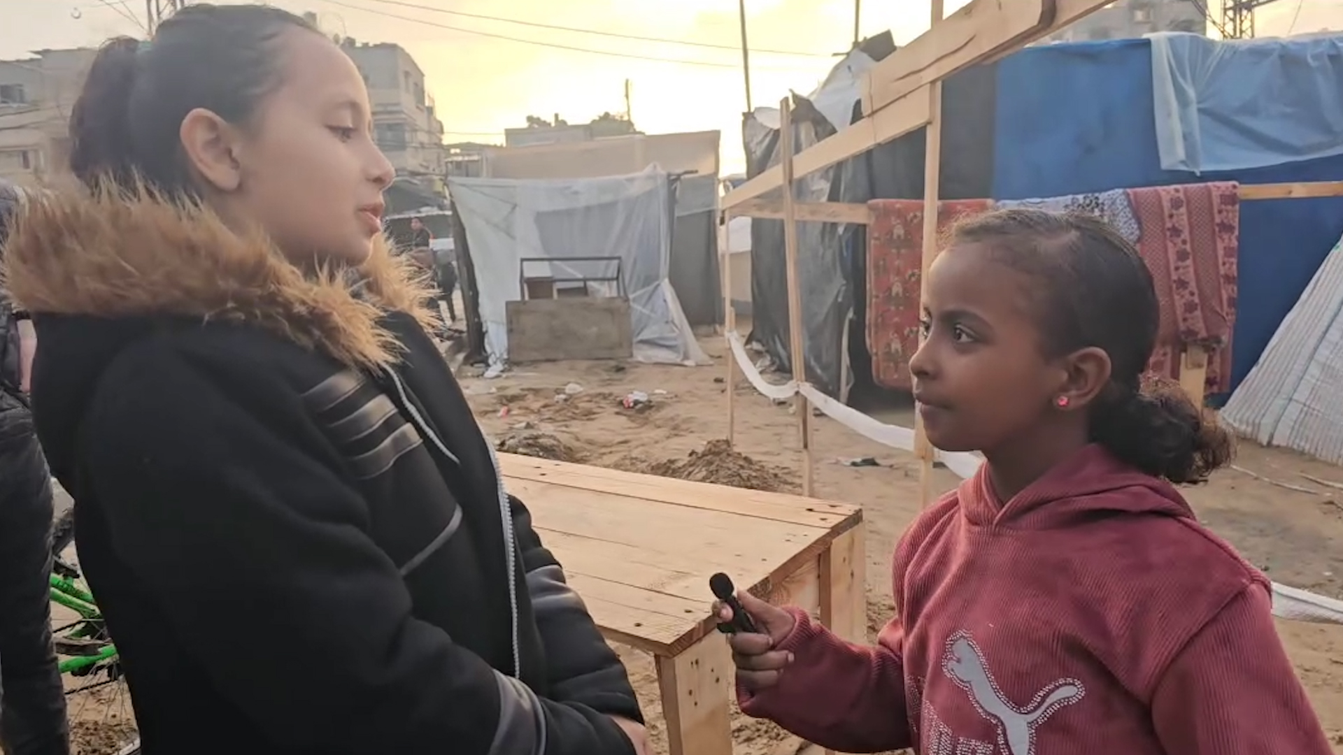 Conoce a la pequeña ‘reportera’ de 9 años que cubre el conflicto en ...