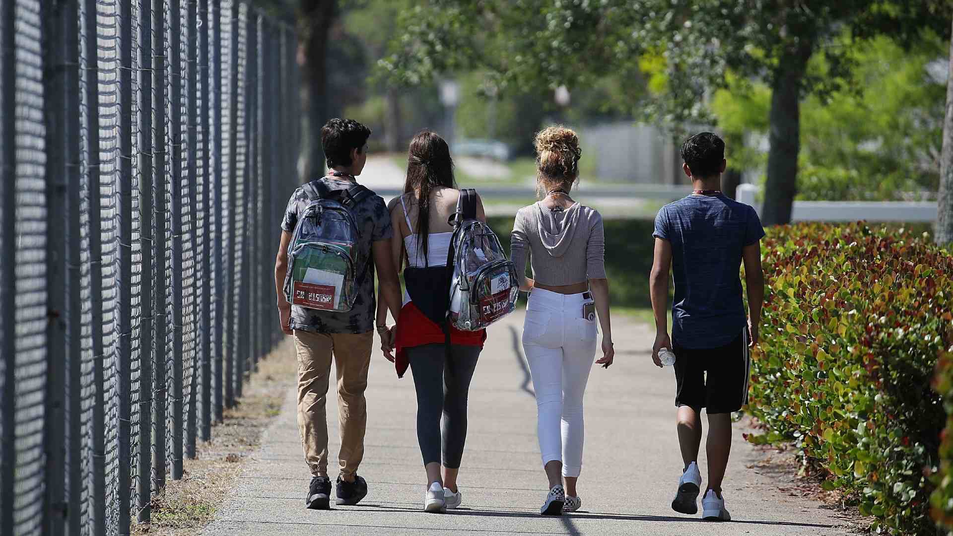 Cómo manejar a un hijo adolescente problemático: guía para padres ...