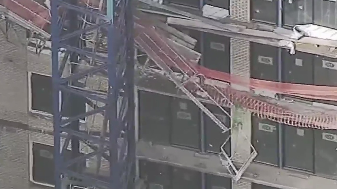 Caída de andamio dejó tres trabajadores muertos en Charlotte | Video | Univision 40 Raleigh WUVC ...