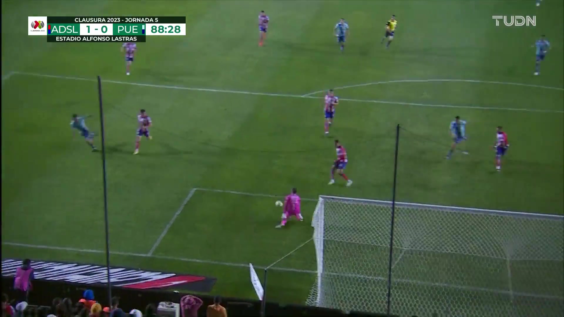 ¡Achica Barovero! Barragán remata a portería y Marcelo tapa sin ...