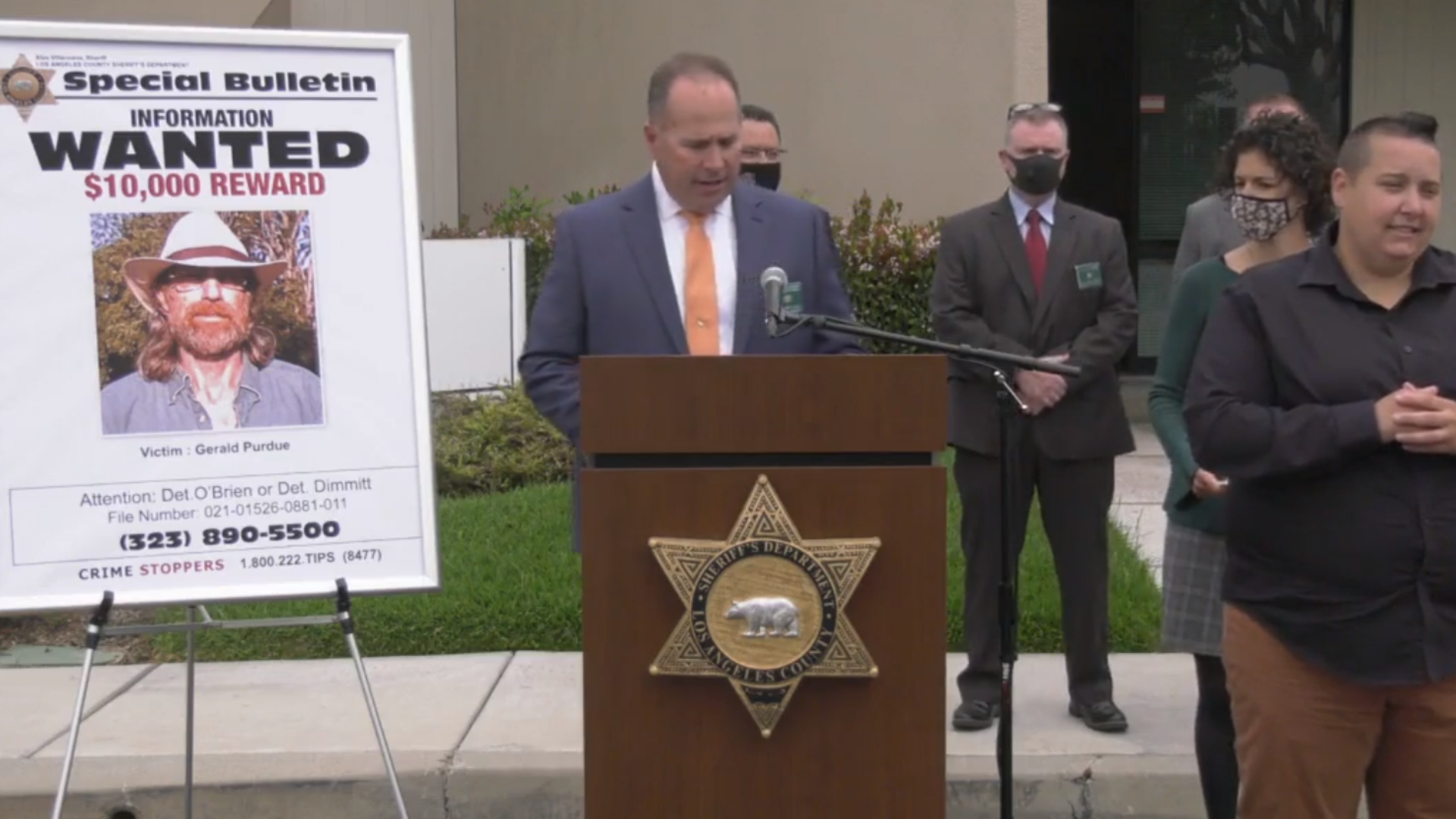 10,000 dólares de recompensa por información del asesino de Gerald ...