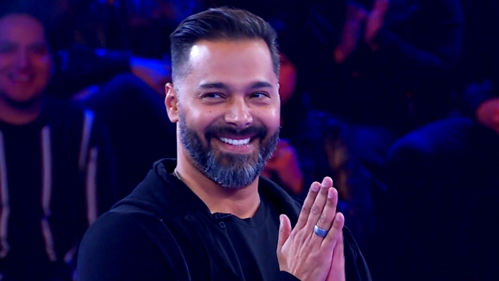 Alexander acepta la ayuda del público como parte de su estrategia en Lo ...