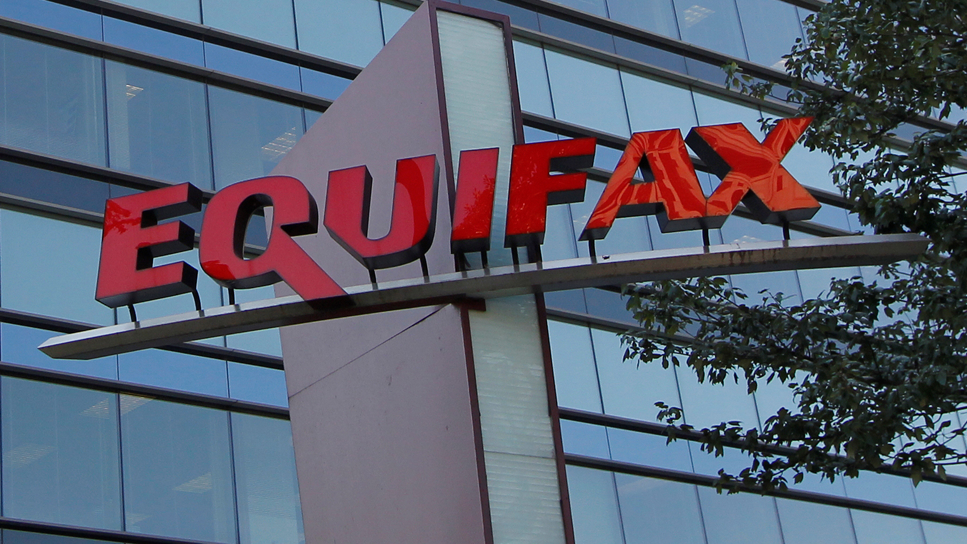 Medidor de crédito Equifax sufre un segundo ataque cibernético en menos ...