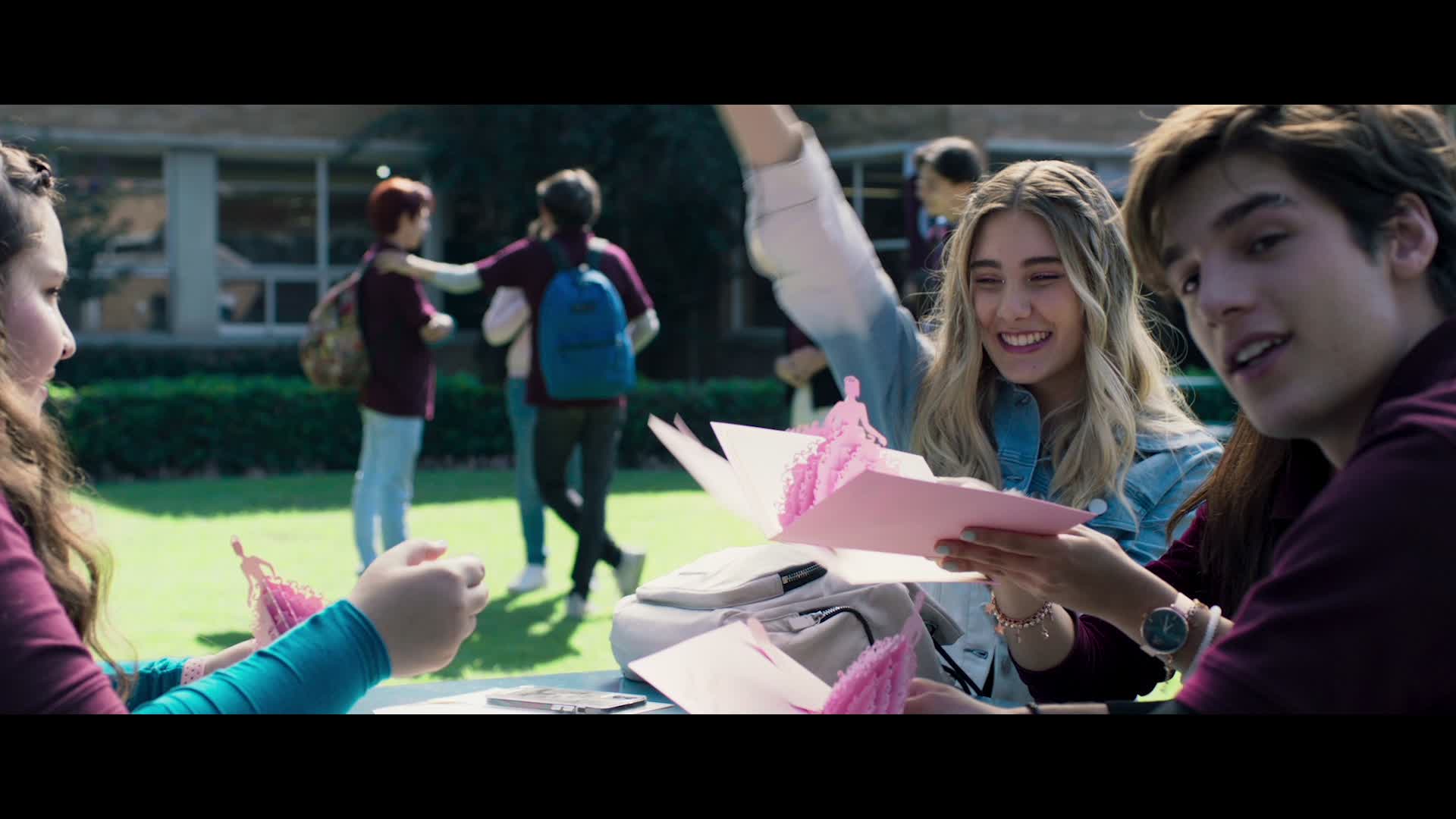 Tráiler: Sobreviviendo a mis XV | Shows | Univision