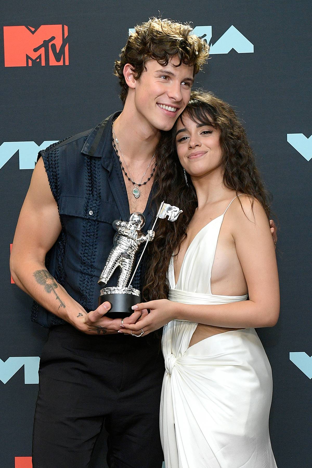 ¿Camila Cabello y Shawn Mendes regresaron? Los famosos fueron captados juntos | Unicable home ...
