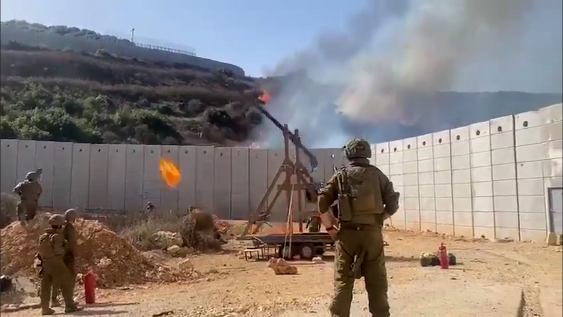 ¿Por qué usa Israel armas medievales en operaciones en su frontera ...