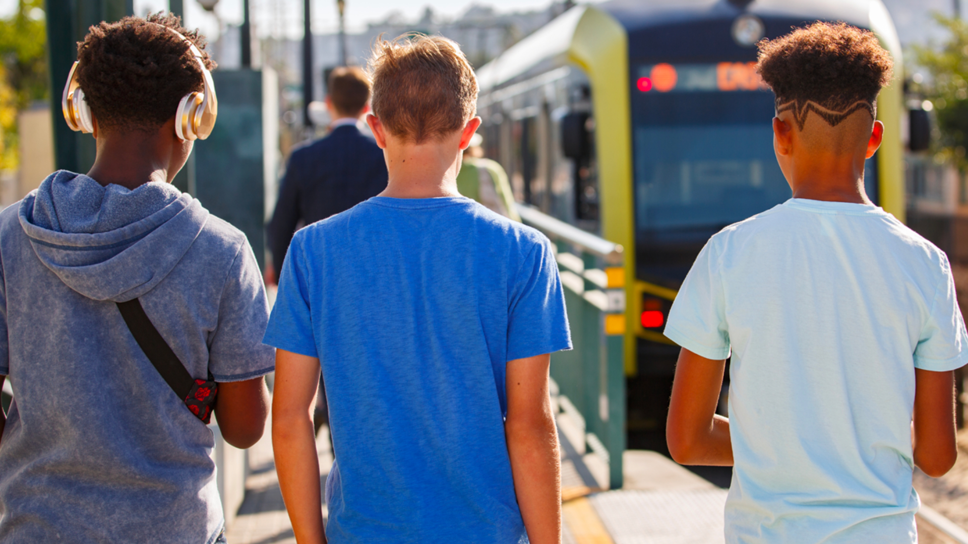 Amplían la ayuda para que más estudiantes viajen gratis en el servicio ...