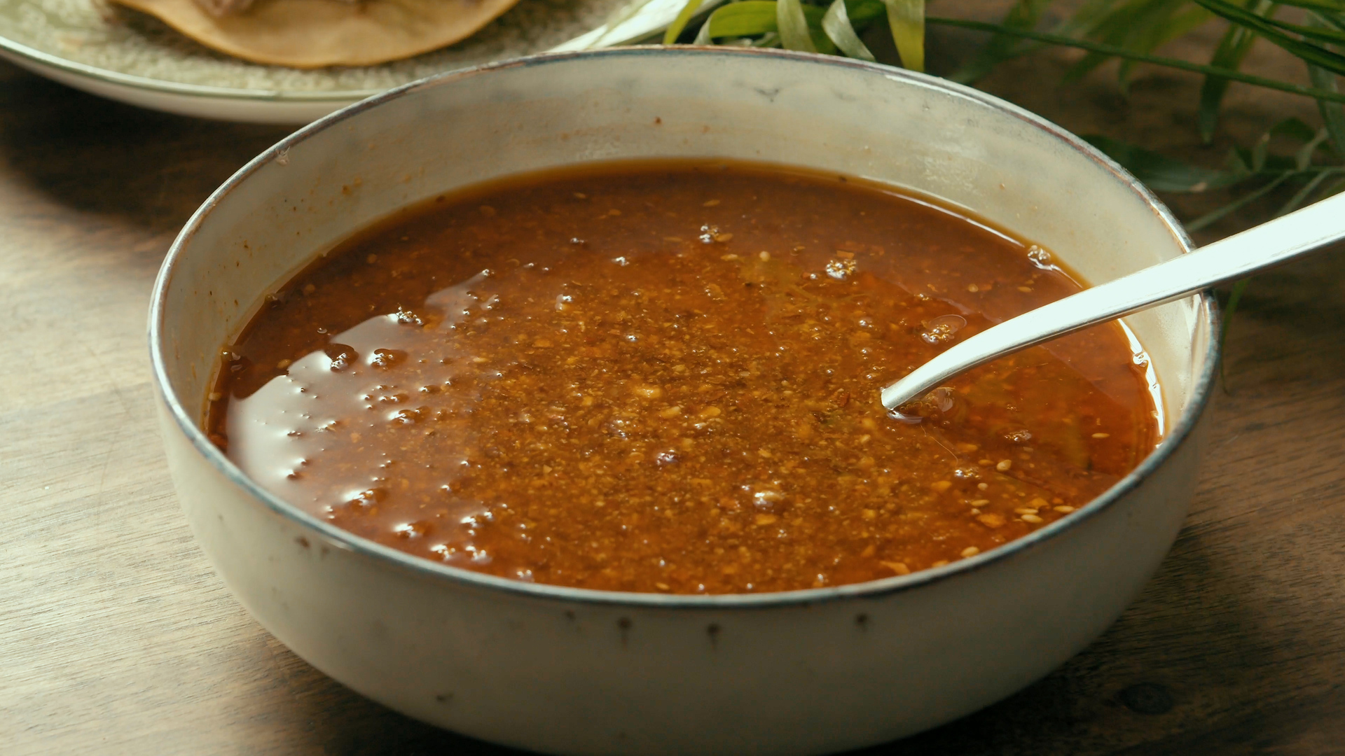 Salsa de mango y habanero (ideal para tacos) | Delicioso | Univision