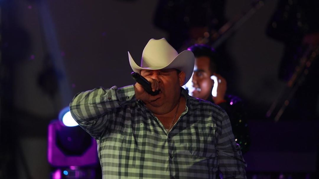 'El Coyote' está de estreno con versión en vivo de 'No Puedo Olvidar Tu ...