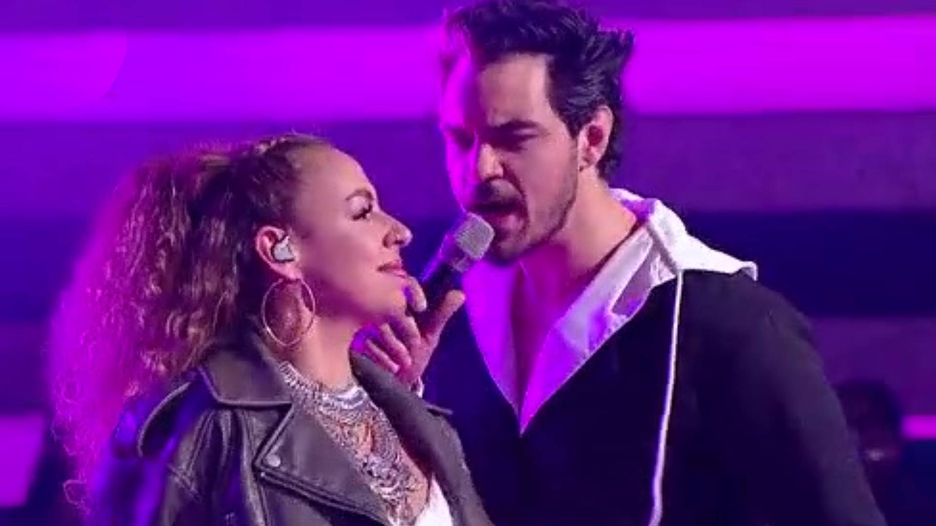 Sebastián Molina lució su voz de Arjona, pero esta vez con Maía | La ...