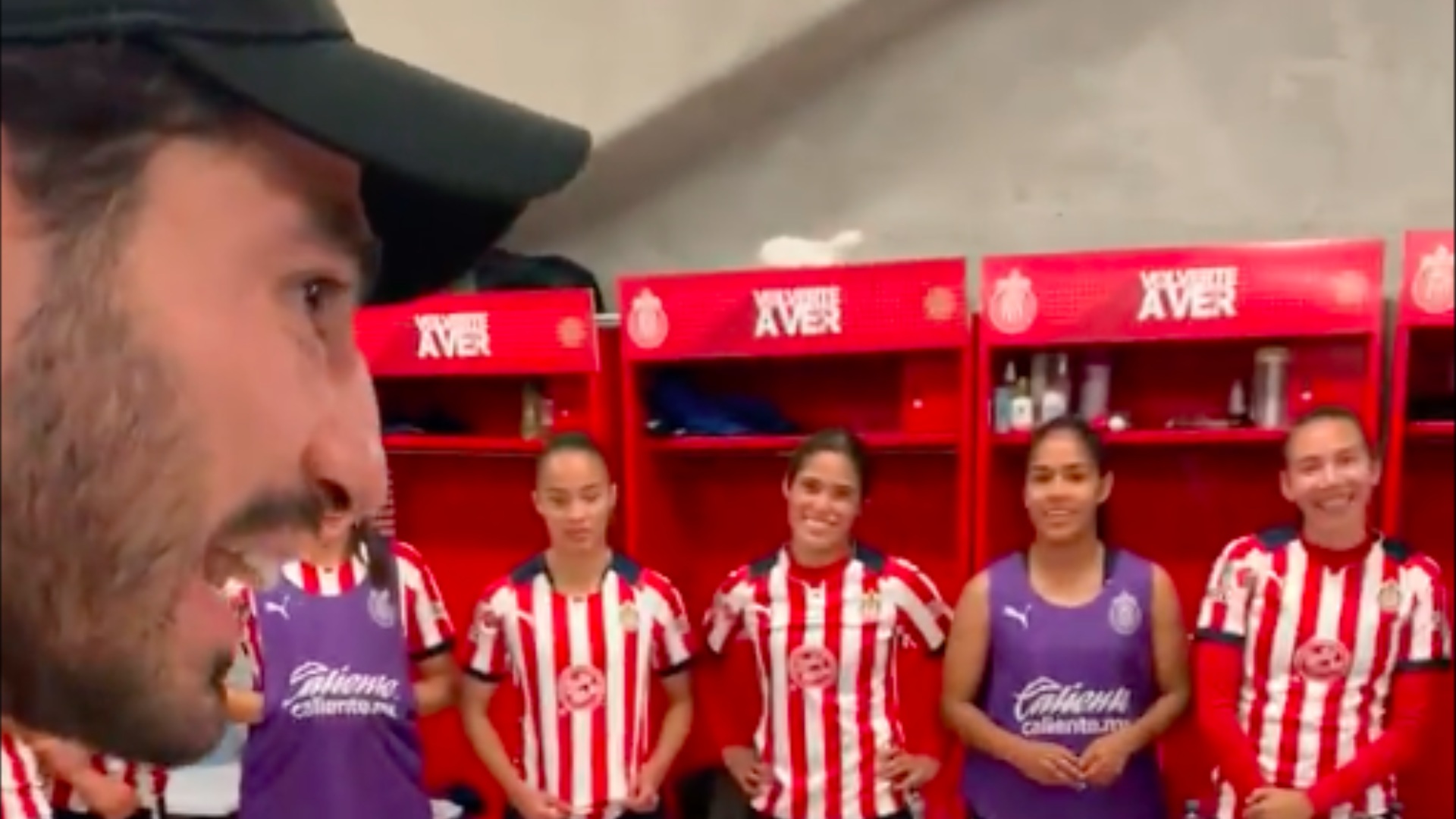 ‘Pollo’ Briseño y Jesús Molina motivan a Chivas Femenil | TUDN Liga MX ...