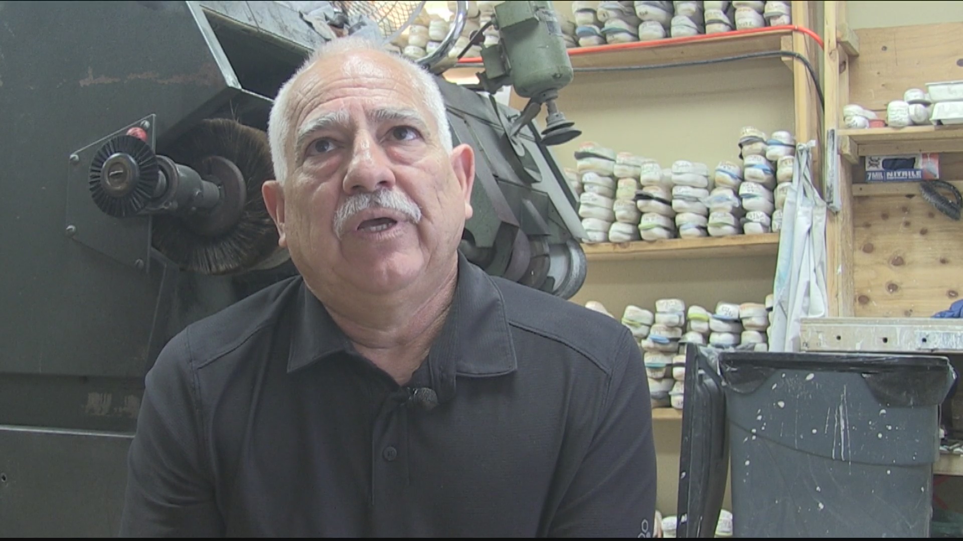 Don Chuy, el inmigrante al que estrellas de la NBA y la NFL le confían ...