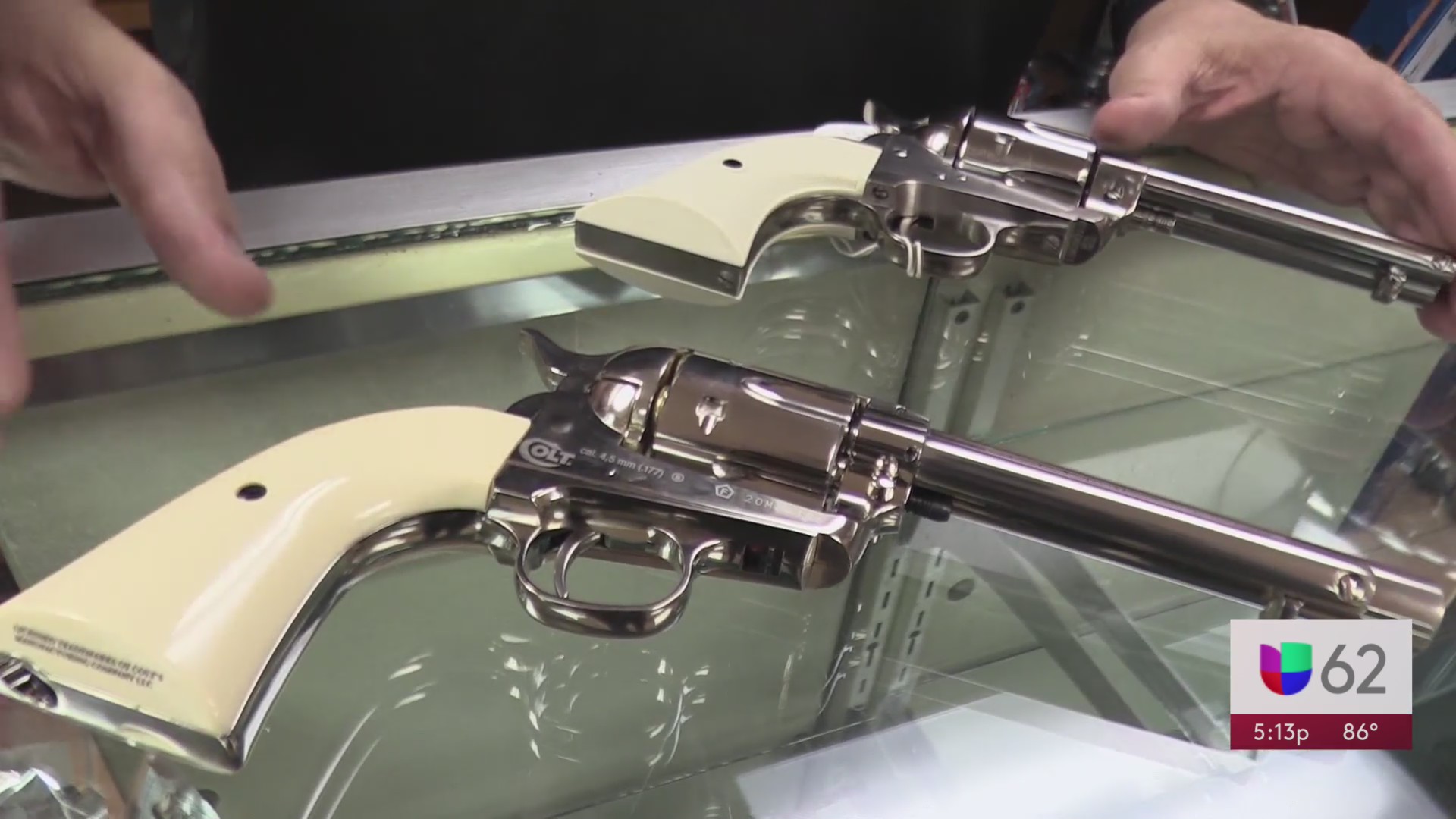 ¿Cómo diferenciar entre una pistola de balines y un arma de fuego real ...