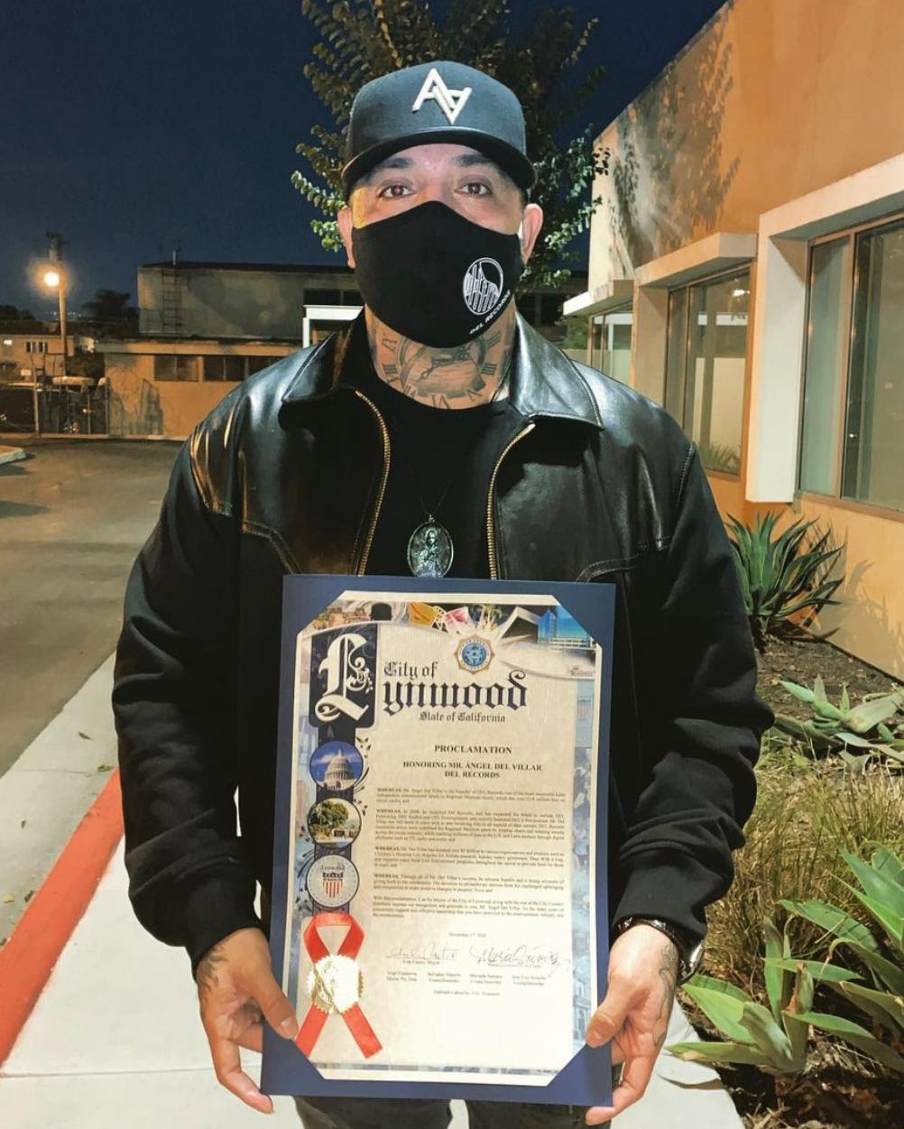 Ángel del Villar, ex de Chiquis, recibe las Llaves de la Ciudad de ...