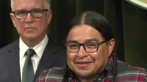 Abel Soto sonríe tras gritar por 20 años en prisión que no cometió un asesinato en Los Ángeles ...